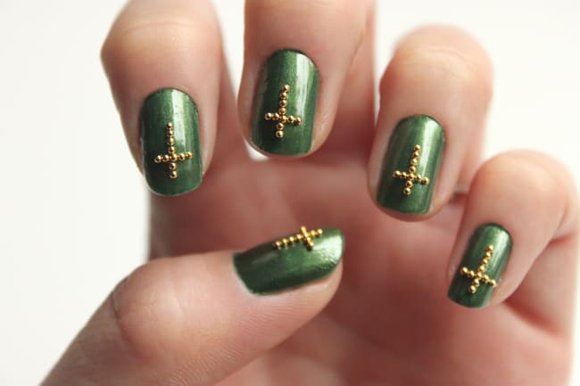 Manicure Monday: Cross Nails with Syl and Sam! | Lulus Blog