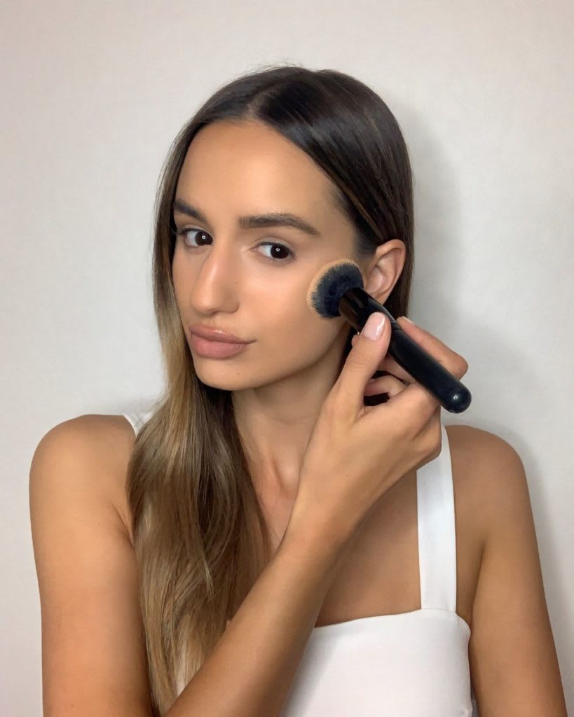 Get Picture Perfect With This Simple Graduation Makeup Tutorial - Lulus ...