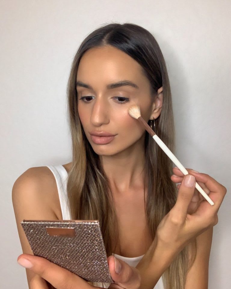 Get Picture Perfect With This Simple Graduation Makeup Tutorial - Lulus ...