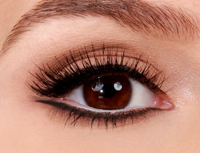 Lulus How-To: Runway Inspired Black Eyeliner Makeup Tutorial - Lulus ...