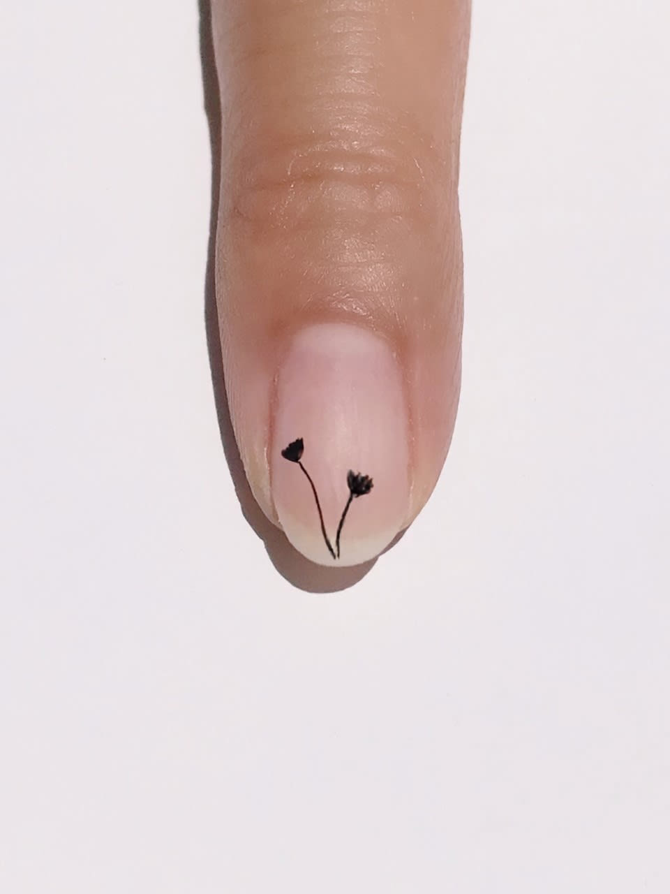 This Nail Flowers Design is Stunning and Simple - Lulus.com Fashion Blog