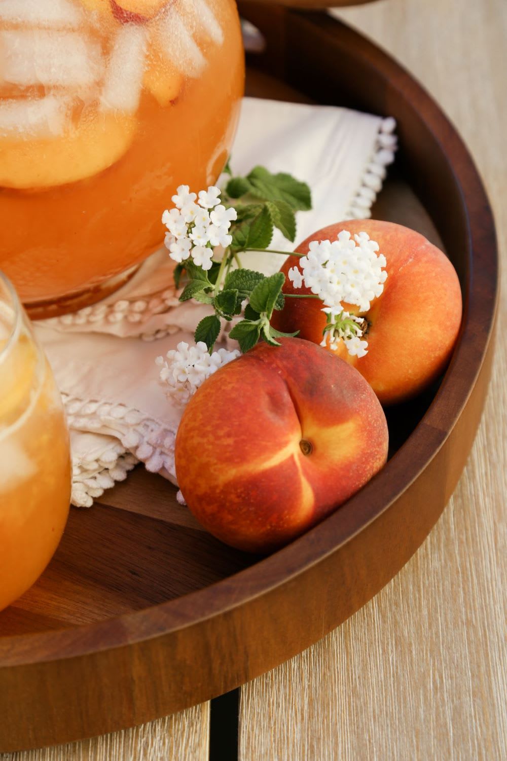 This Vodka Lemonade Recipe is Just *Peachy* - Lulus.com Fashion Blog