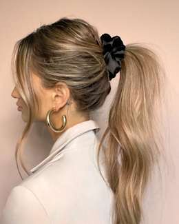 How To Wear It 3 Chic Scrunchie Hairstyles Lulus Fashion Blog