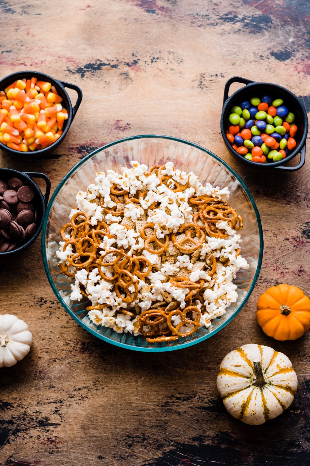 Halloween Snacks: Spooky Chex Mix - Lulus.com Fashion Blog