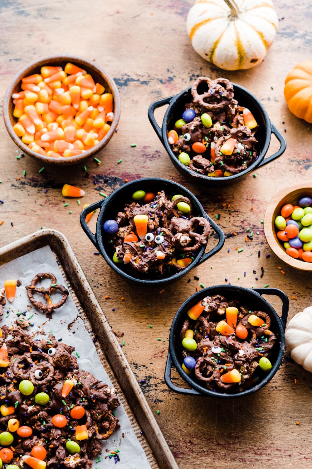 Halloween Snacks: Spooky Chex Mix - Lulus.com Fashion Blog