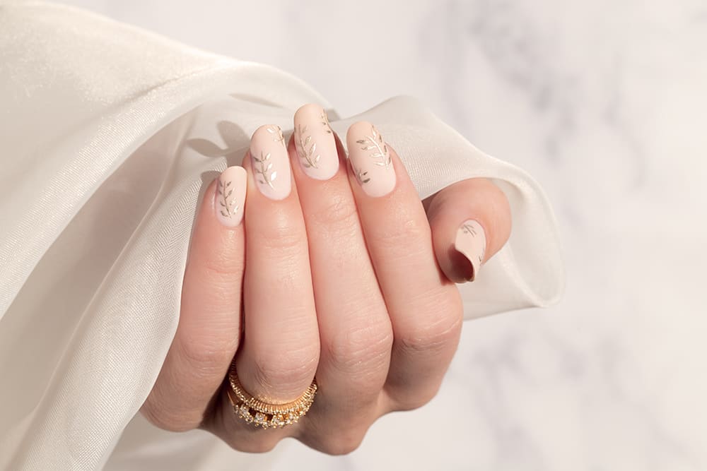 Laurel Leaf Nail Art Design - Lulus.com Fashion Blog