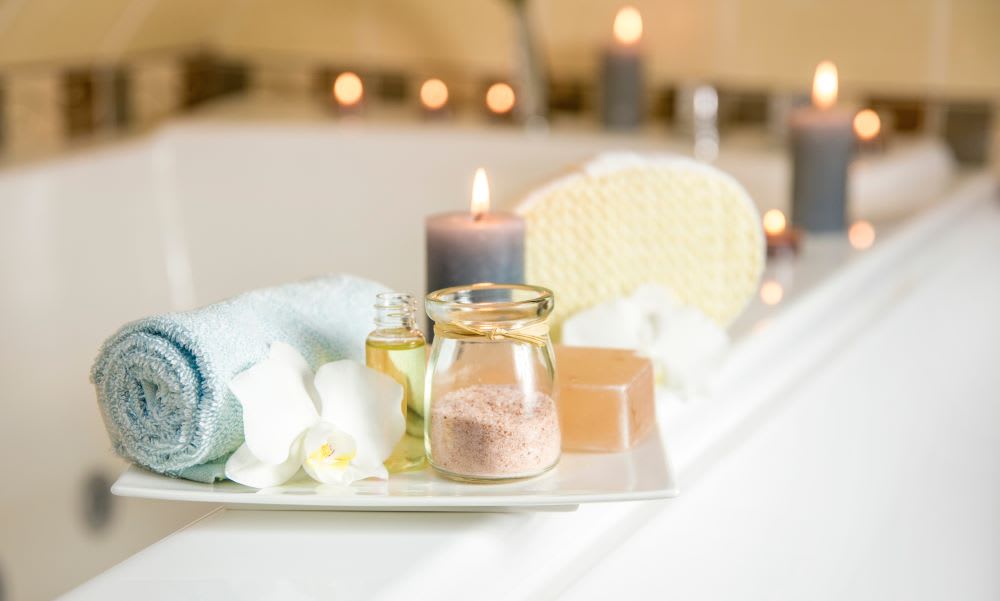 Relaxing Bath Rituals To Transform Your Next Soak - Lulus.com Fashion Blog