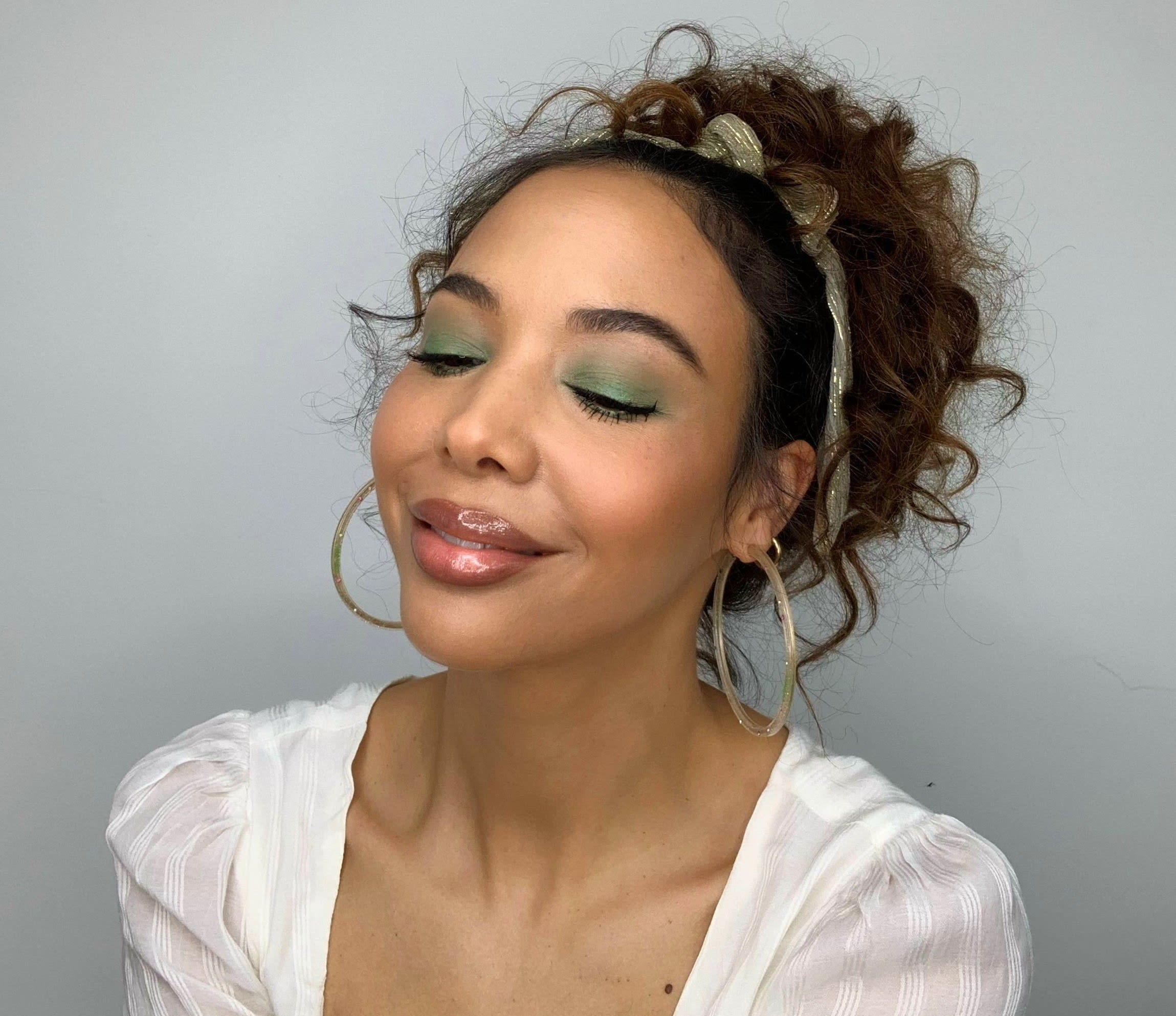 3 Chic Ways To Wear Colorful Makeup Looks - Lulus.com Fashion Blog