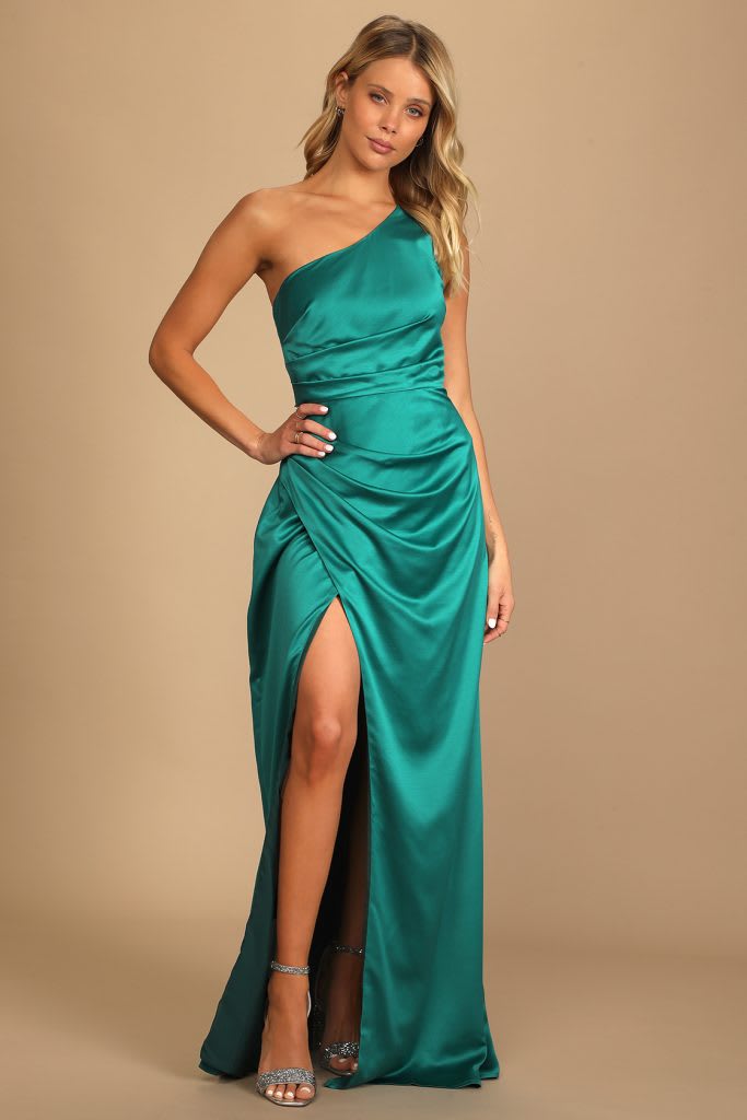 Unique Prom Dresses For A Showstopping 2023 Look - Lulus.com Fashion Blog