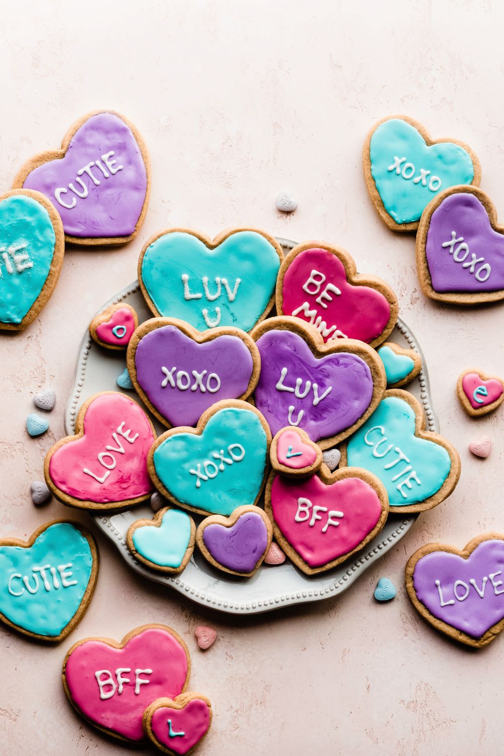 How To Make Decorated Conversation Heart Cookies - Lulus.com Fashion Blog