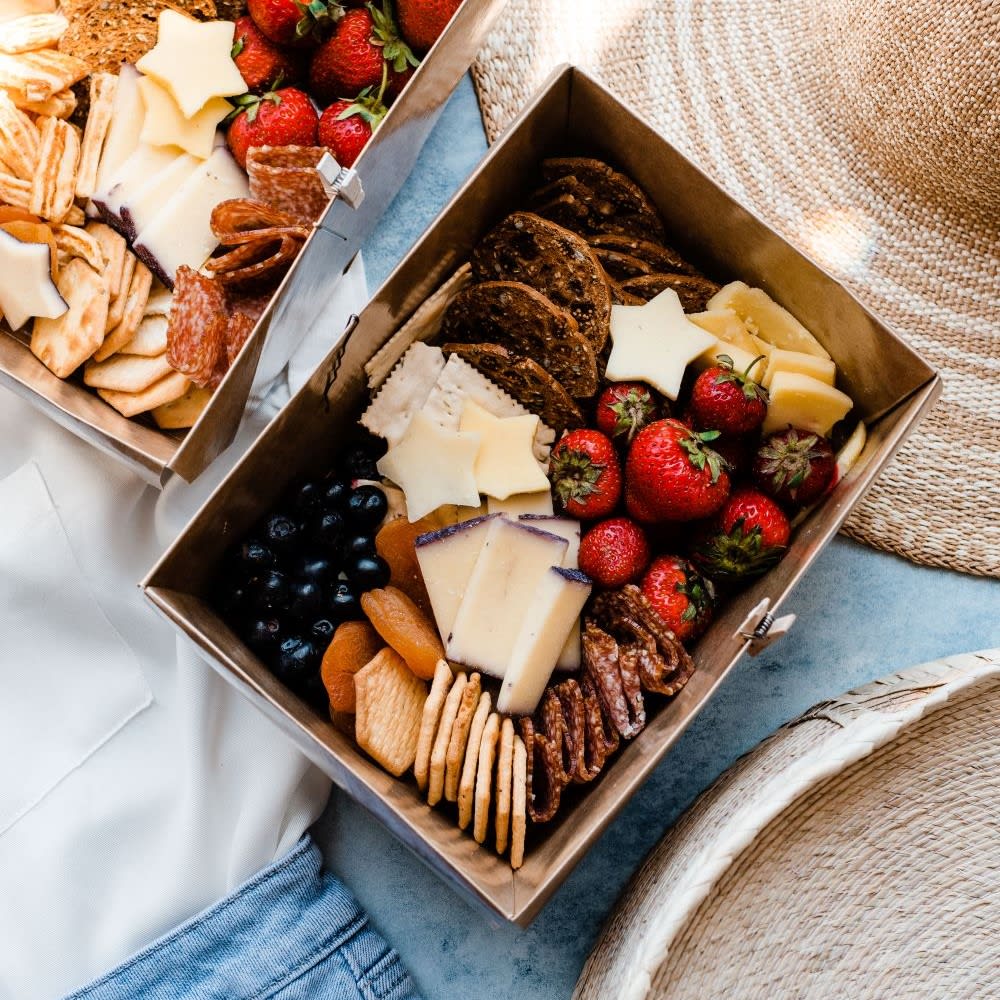 How To Make Individual Charcuterie Boxes - Lulus.com Fashion Blog