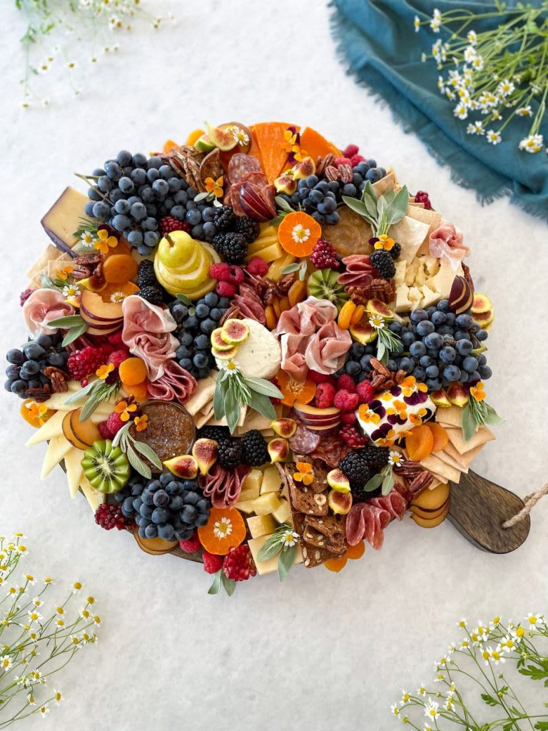 Bridal Shower Food Idea: How to Assemble A Gorgeous Cheese Board ...