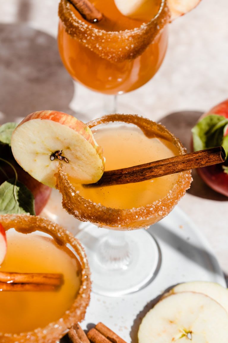 The Perfect Fall Caramel Apple Cocktail - Lulus.com Fashion Blog