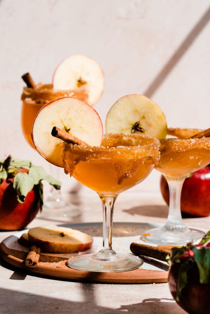 The Perfect Fall Caramel Apple Cocktail - Lulus.com Fashion Blog