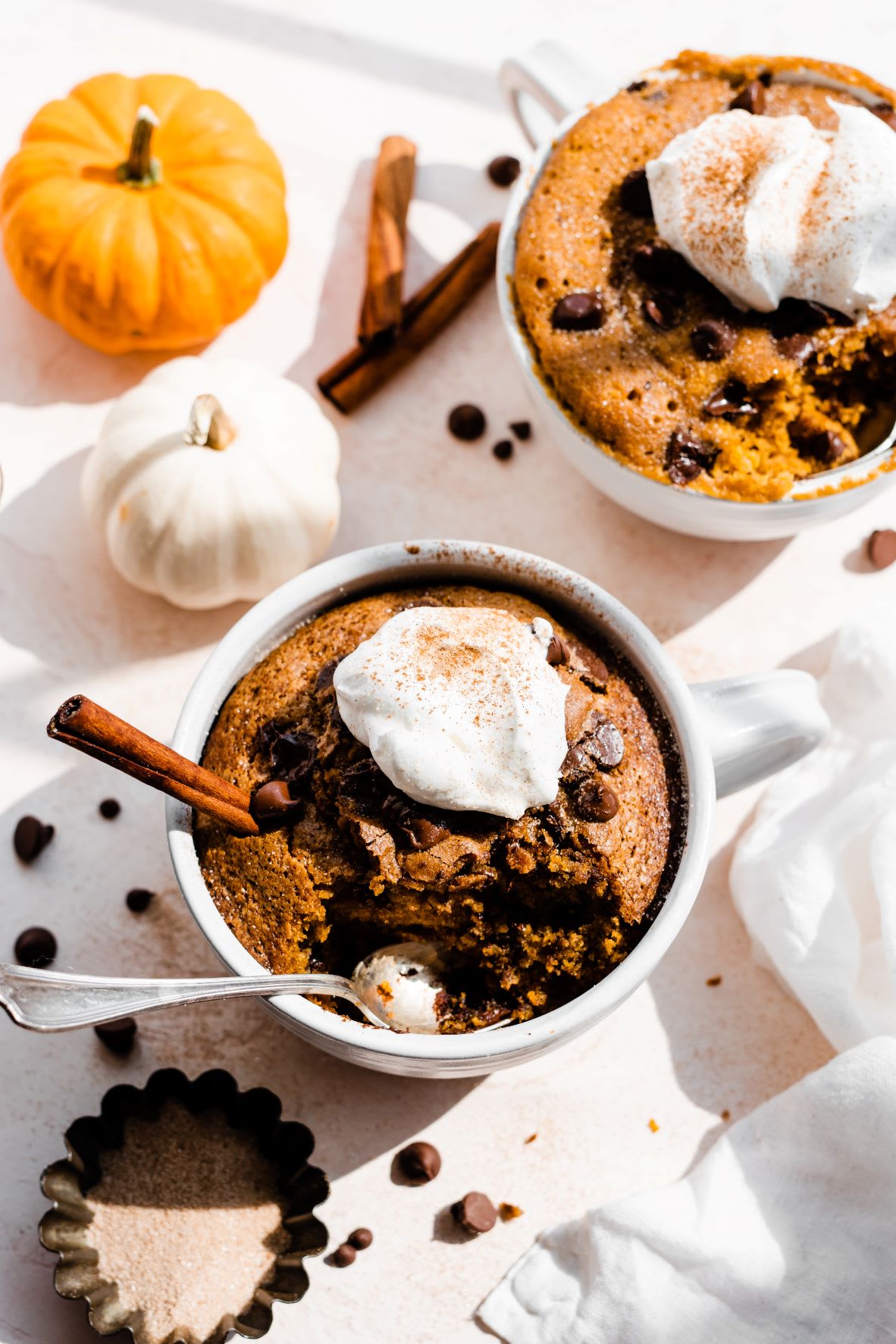 How to Make a Pumpkin Chocolate Chip Mug Cake - Lulus.com Fashion Blog
