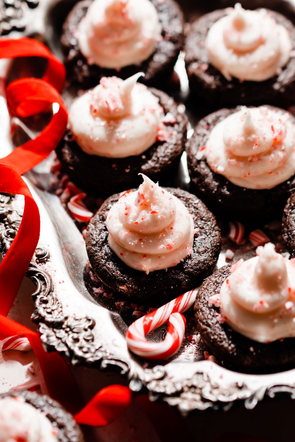 Peppermint Chocolate Cookie Cups Recipe - Lulus.com Fashion Blog