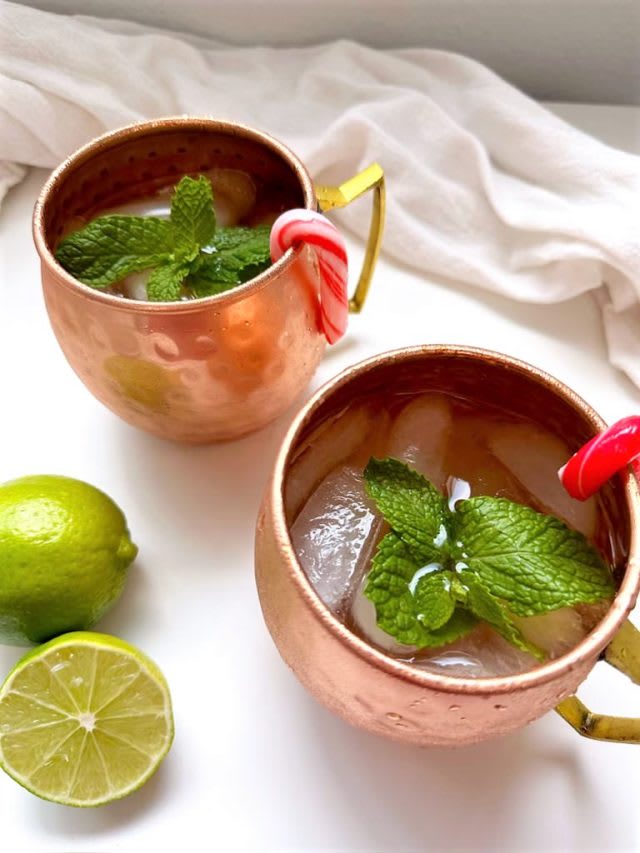 How To Make A Festive Winter Moscow Mule - Lulus.com Fashion Blog