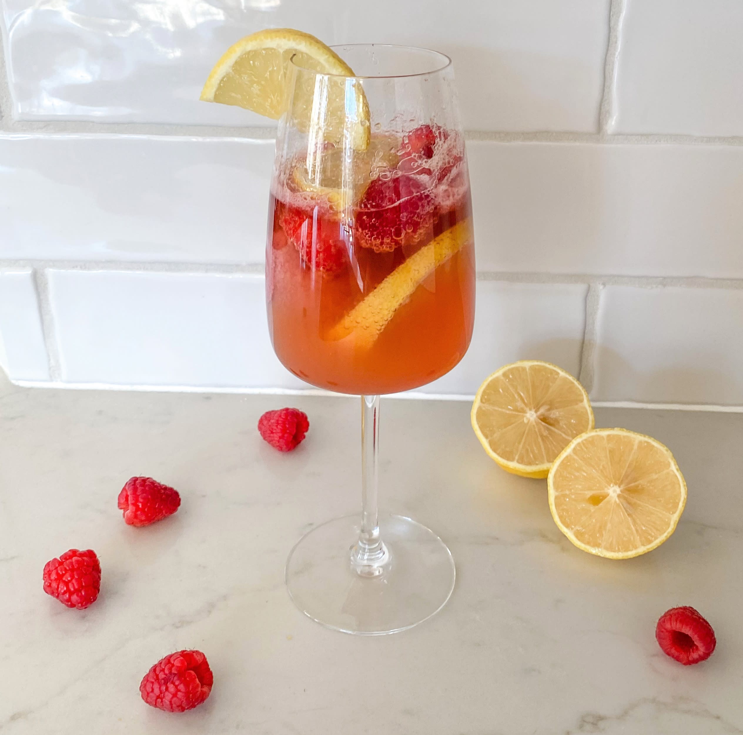 A Deliciously Easy Raspberry Lemon Mocktail Recipe - Lulus.com Fashion Blog