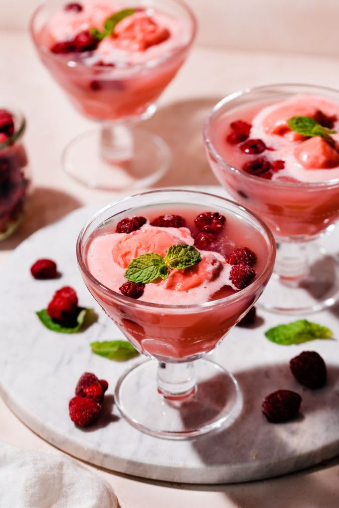 The Prettiest Raspberry Sorbet Rosé Cocktail You'll Make All Spring and ...