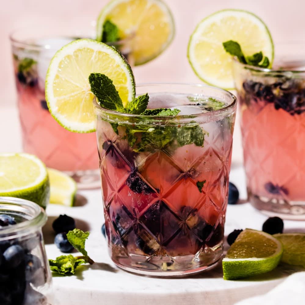 A Simple Blueberry Mojito Recipe - Lulus.com Fashion Blog