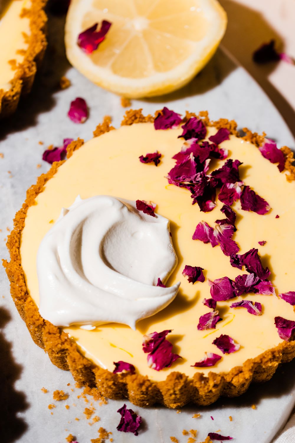 The Cutest Little Mini Lemon Tart Recipe (With Flowers!) - Lulus.com ...