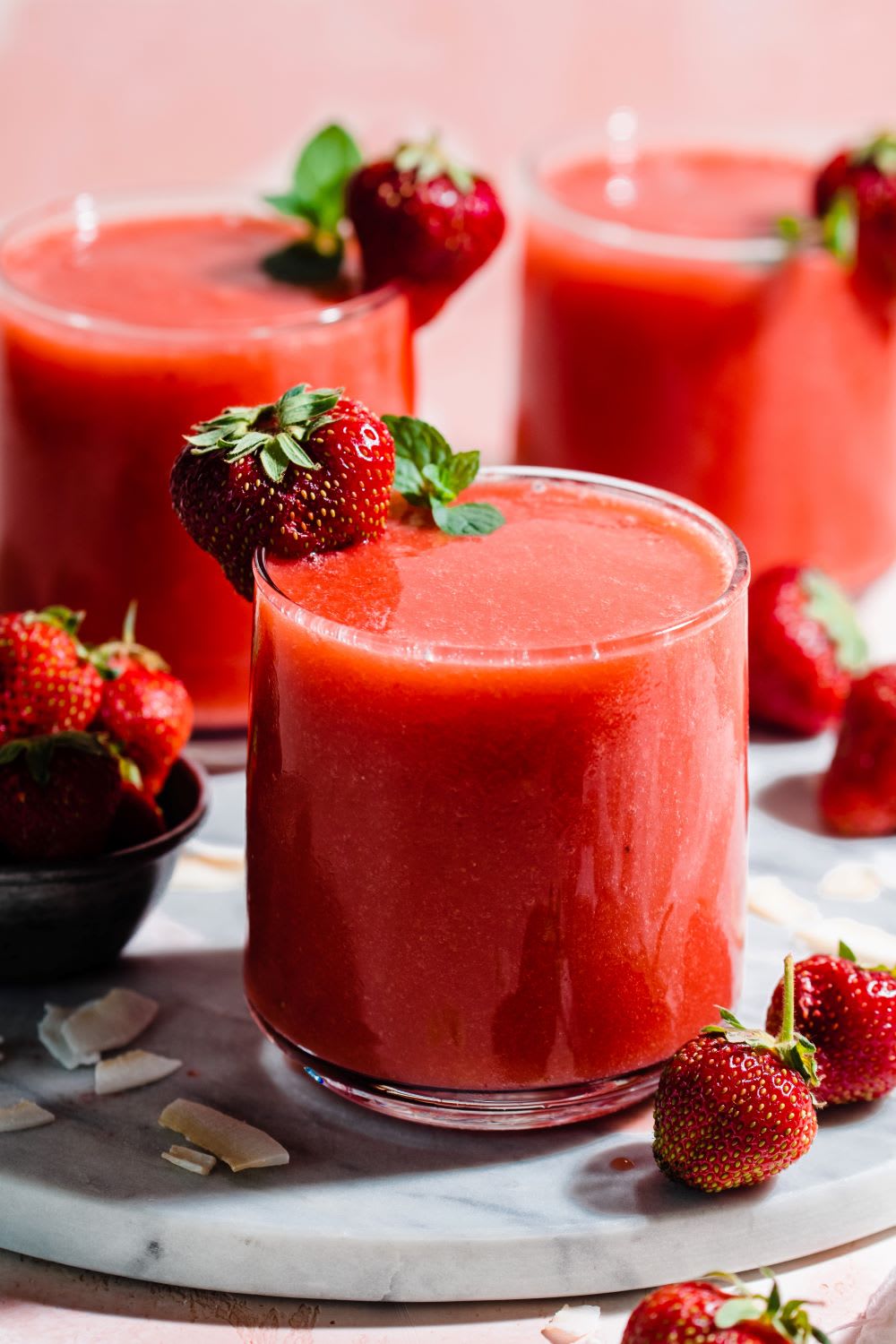 Frosé Recipe: How to Make Strawberry Coconut Frosé - Lulus.com Fashion Blog