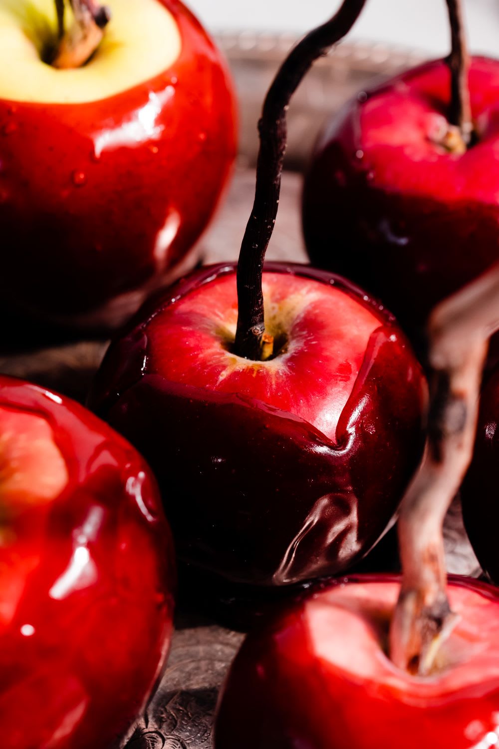 Poison Candy Apples For Halloween Treats - Lulus.com Fashion Blog