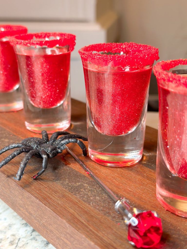 Easy Halloween Drink Recipe: Try A Red Rum Cocktail With Edible GlitterEasy Halloween Drink ...