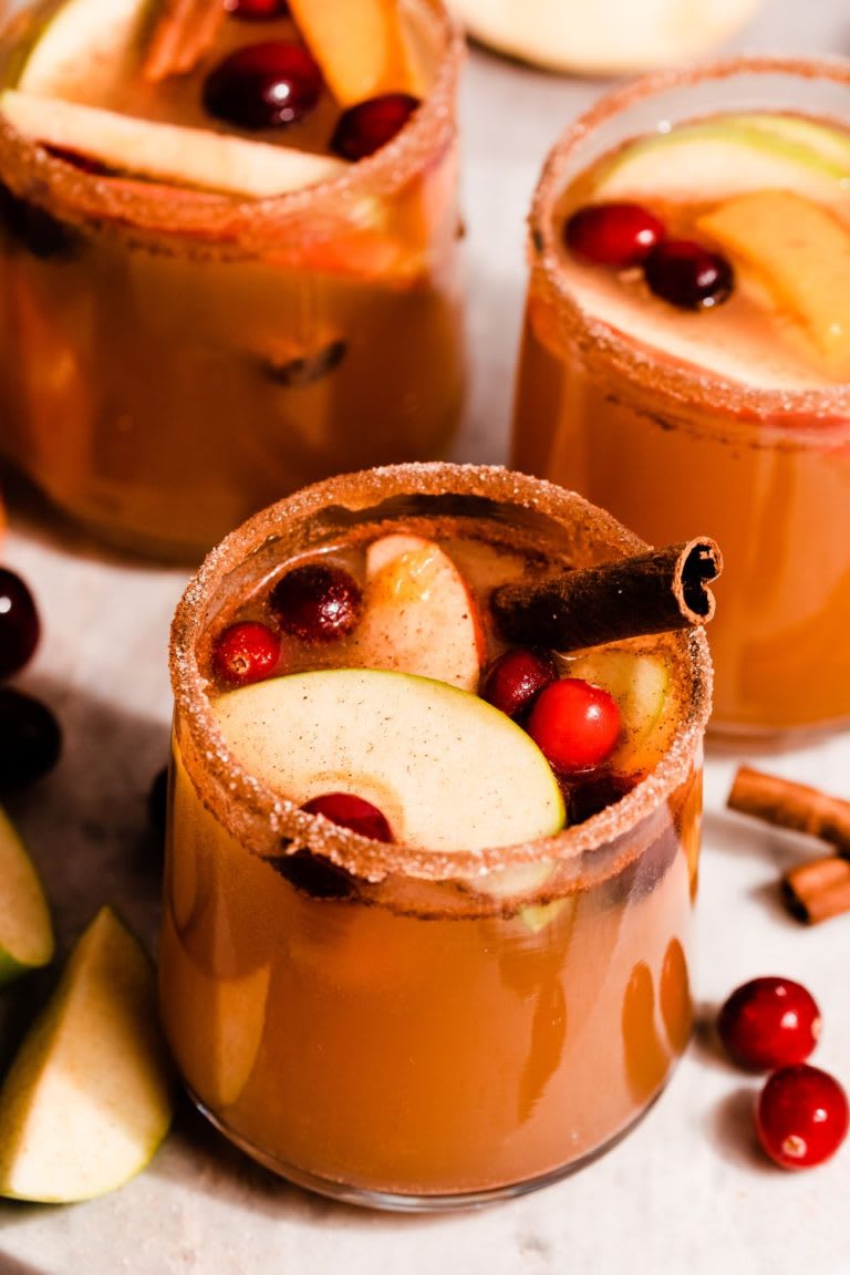 The Easiest Apple Cider Punch Recipe For Thanksgiving - Lulus.com ...
