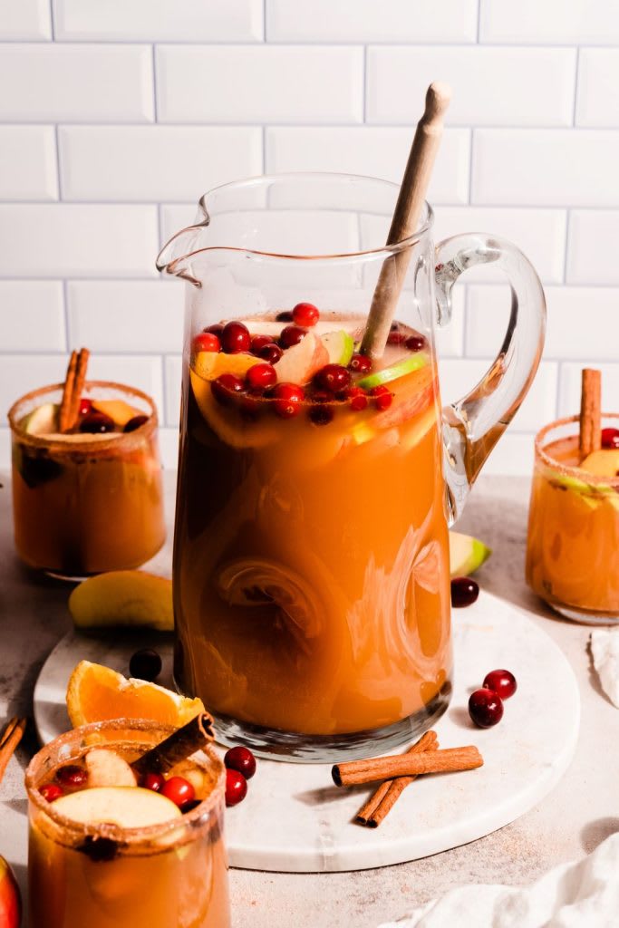 The Easiest Apple Cider Punch Recipe For Thanksgiving - Lulus.com ...