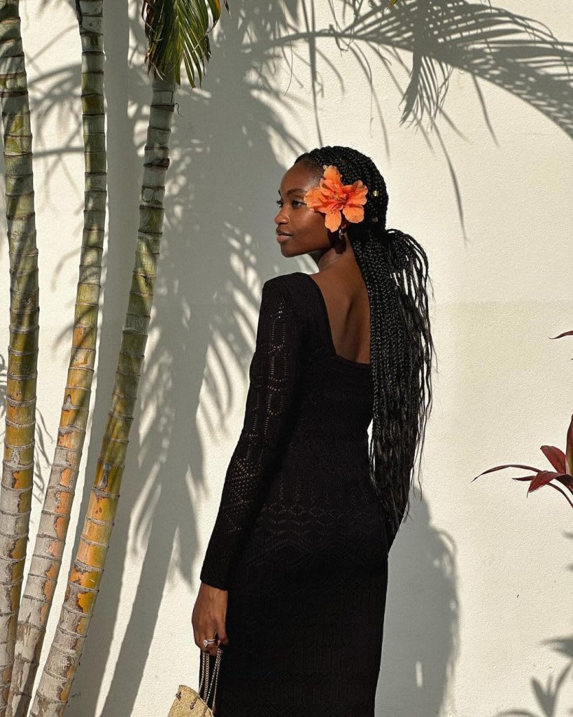 What to Wear on a Beach Vacation: Outfit Ideas For 2024