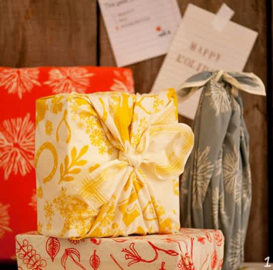 DIY: Wrapping with Fabric | Lulus Blog