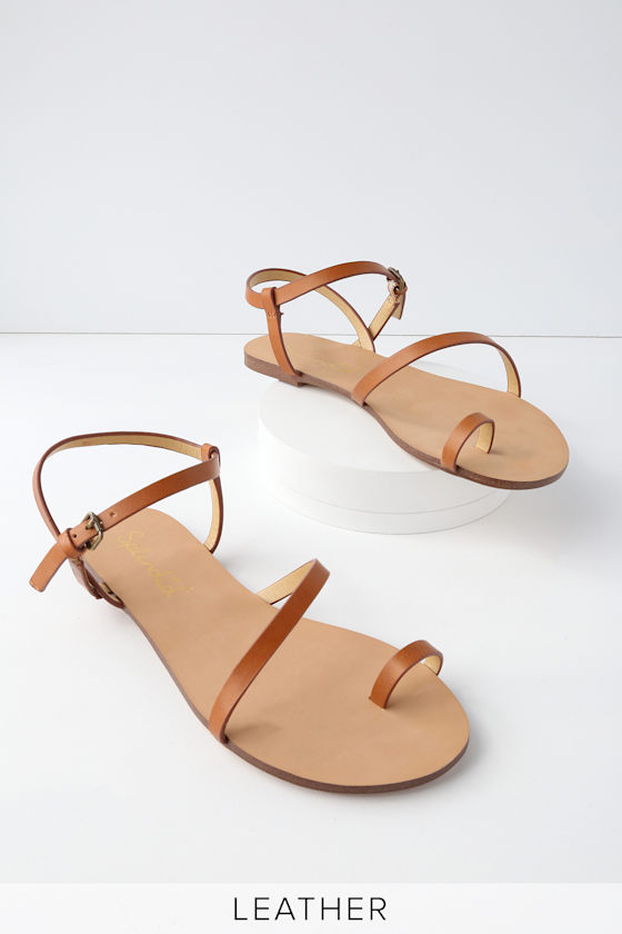 Splendid Flower - Cognac Flat Sandals - Toe Loop Sandals