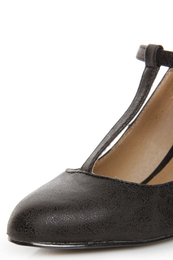 GoMax Roxanne 01X Black T-Strap Pumps - $48.00