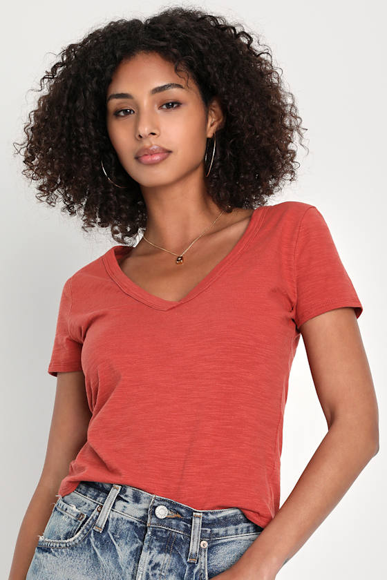 Red Heathered Tee - V-Neck Tee - Short Sleeve Tee - Brick Red Top - Lulus
