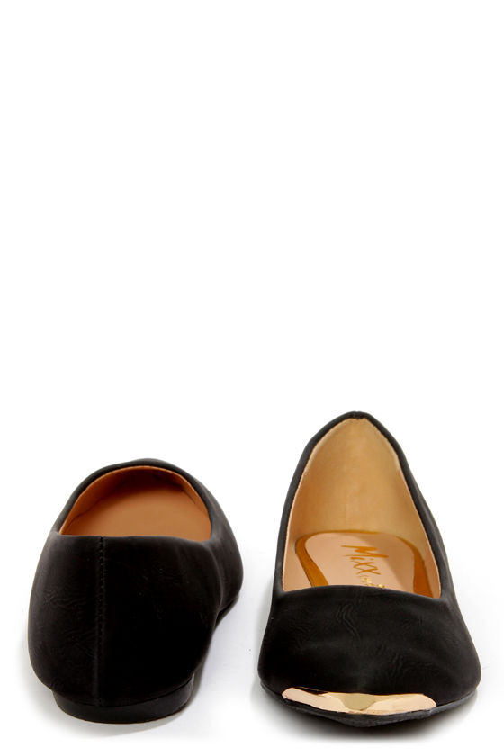 Mixx Shuz Ian 02 Black Gold-Tipped Pointed Flats - $25.00 - Lulus