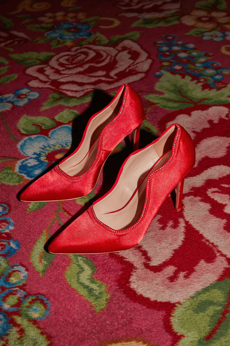 Rectangle Red Toe Pumps