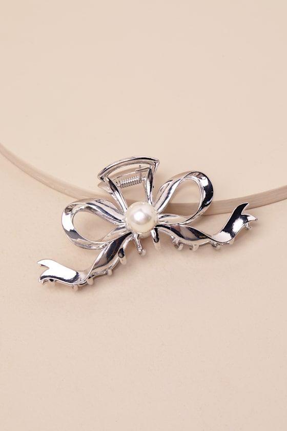 Silver Bow-Shaped Clip - Bow Claw Clip - Pearl Claw Hair Clip - Lulus