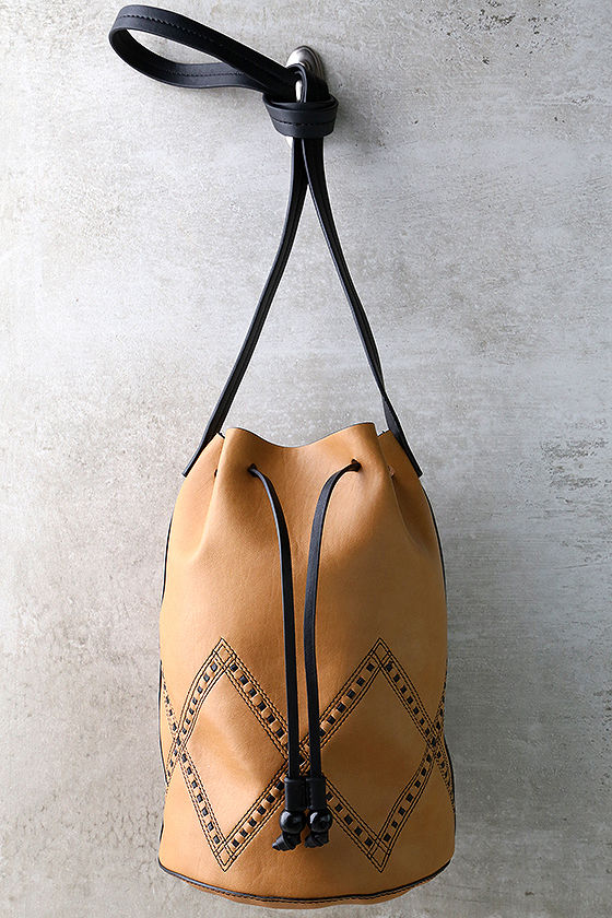 Sleek Tan Purse - Tan Drawstring Bag - Bucket Bag - $36.00 - Lulus