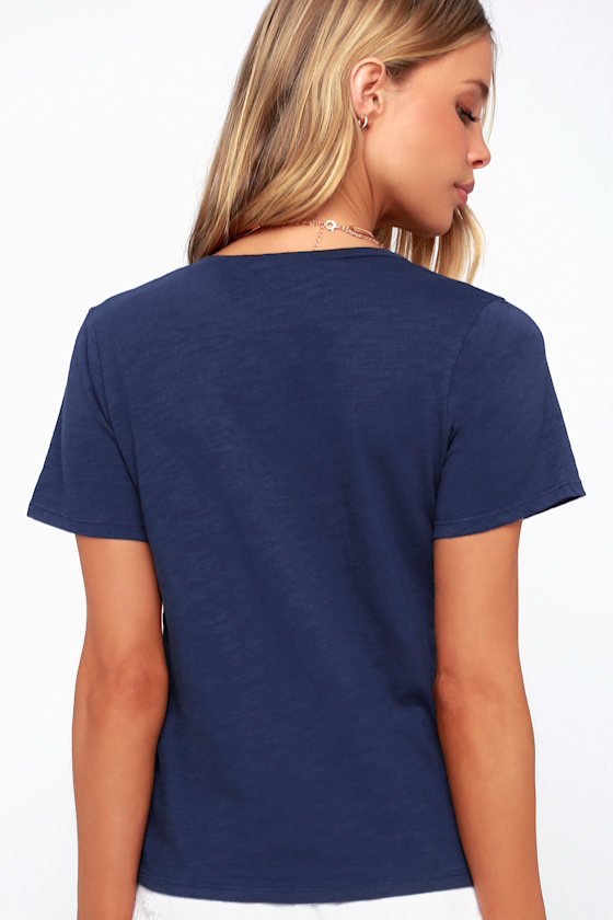 Essential Navy Blue V-Neck Tee - Navy Blue Tee - Cropped Tee - Lulus