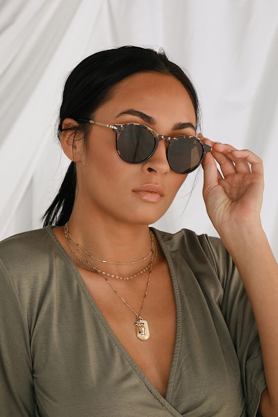 Chic Black Print Sunglasses - Round Sunglasses - Sunglasses - Lulus