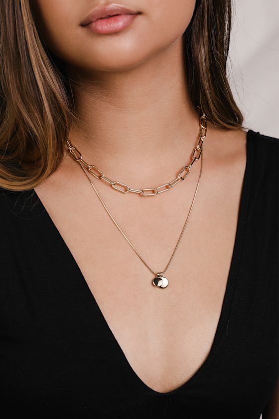 Trendy Gold Necklace - Gold Layered Necklace - Pendant Necklace - Lulus