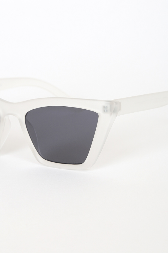 Chic White Transparent Square Sunglasses - Square Cat-Eye Sunnies
