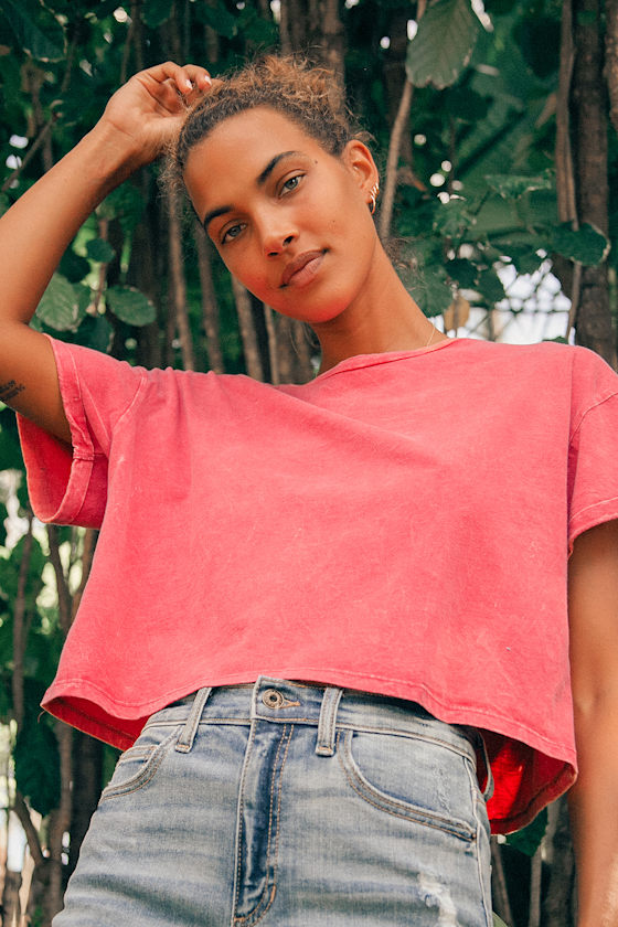 Trendy Washed Red Tee - Cute Cropped Tee - Short Sleeve Crop Top - Lulus
