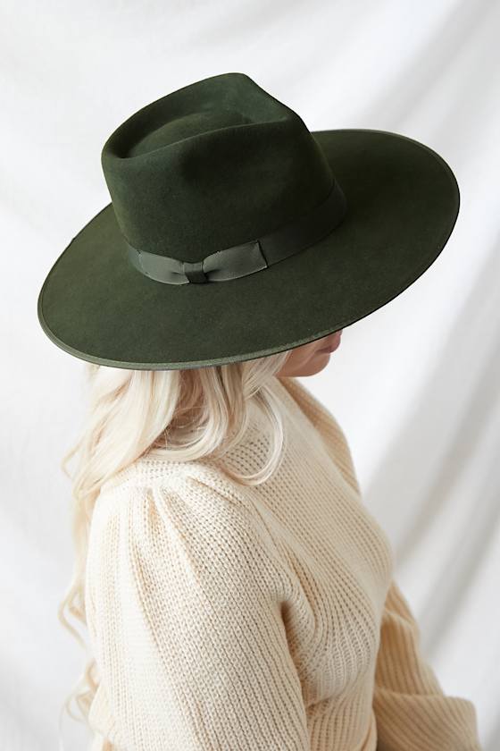 Sale > lack of color green hat > in stock