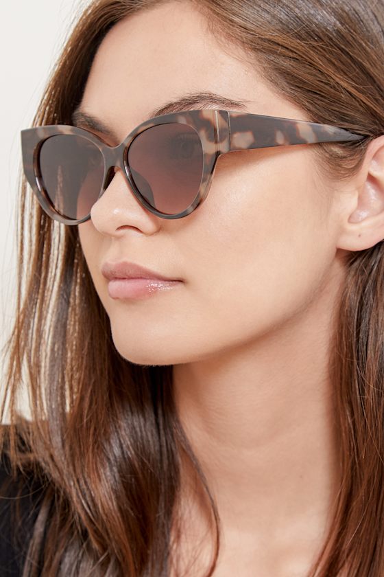 Brown Tortoise Sunglasses - Cat-Eye Sunglasses - Tortoise Sunnies - Lulus