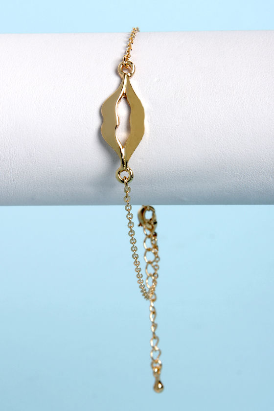 Cute Gold Bracelet - Charm Bracelet - Lips Bracelet - $10.00 - Lulus