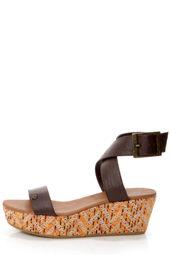 Volcom Fabulous Brown Banded Woven Flatform Sandals - $46.00 - Lulus