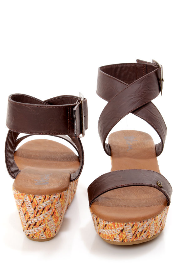 Volcom Fabulous Brown Banded Woven Flatform Sandals - $46.00